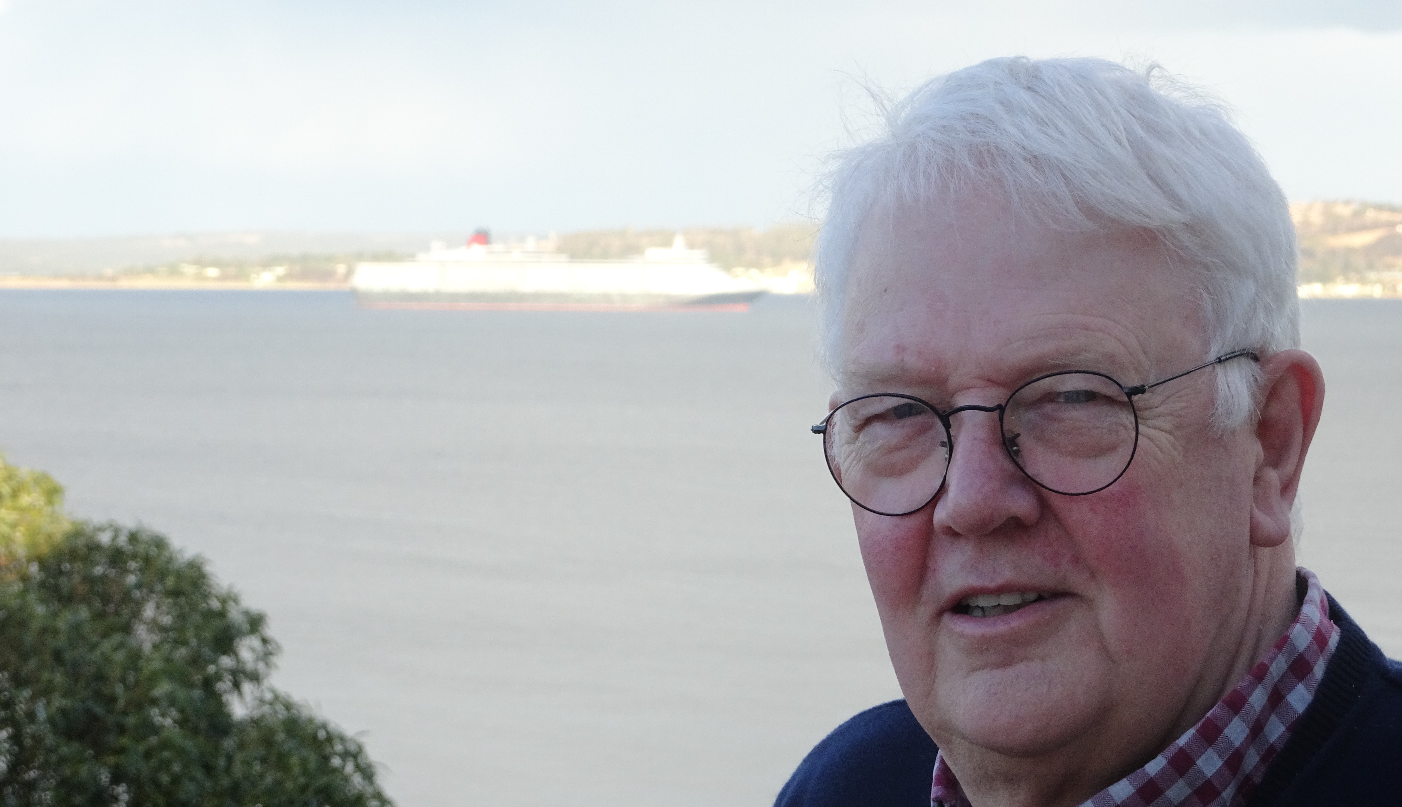 Martin H. Woodhead - Martin Woodhead - hartered Surveyor