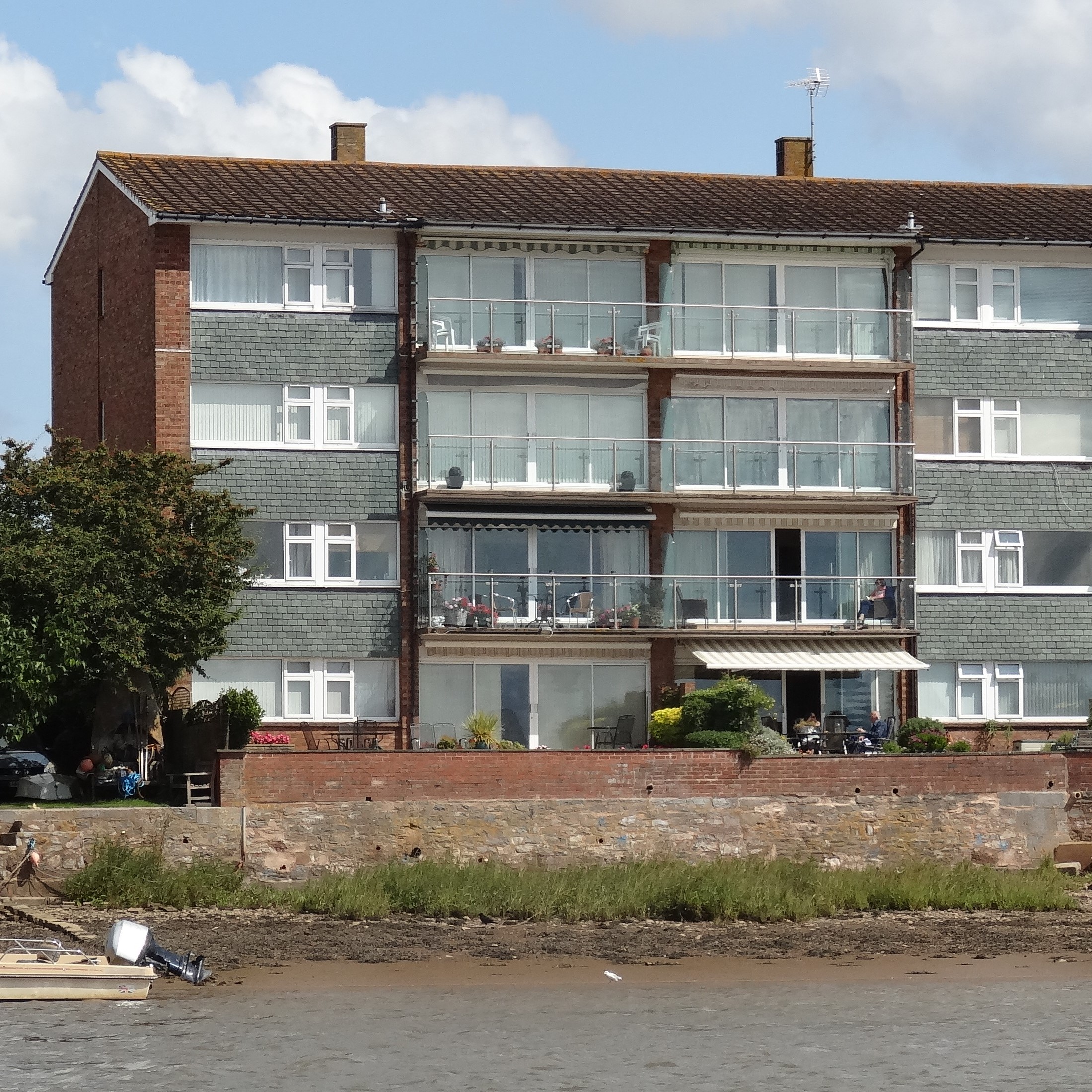 Martin H. Woodhead - Martin Woodhead - hartered Surveyor